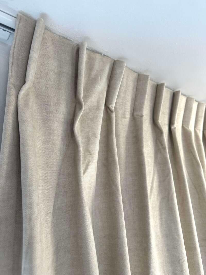 Rideaux Euphonie beige à plis flamands – Tissu & compagnie